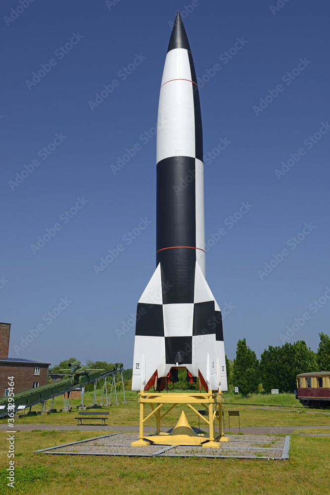 Foto de German WW2 V2 rocket in Peenemuende (Peenemünde), Germany. From ...