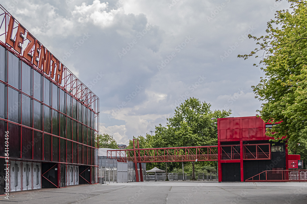 Exceptional architectural design of Le Zenith Paris (1984) - a ...