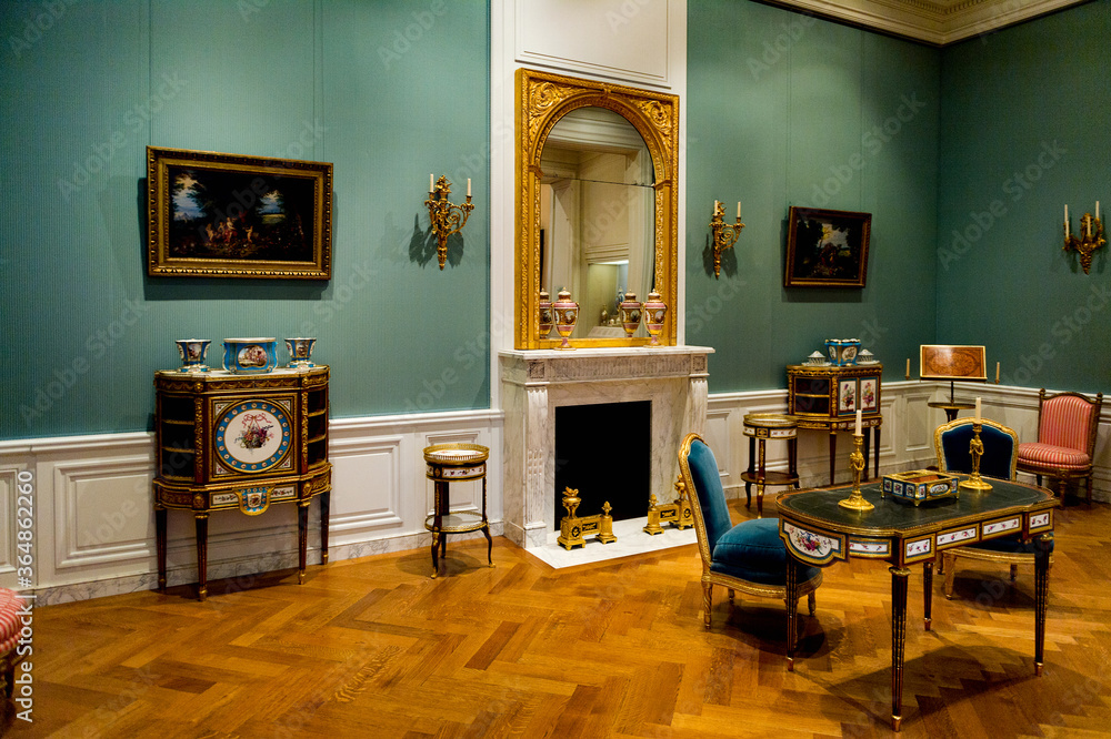 LOS ANGELES, USA - SEP 26, 2015: J. Paul Getty Museum (Getty Museum ...