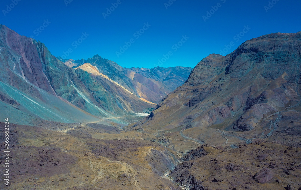 excursion a las montañas de la cordillera de los Andes en Santiago de ...