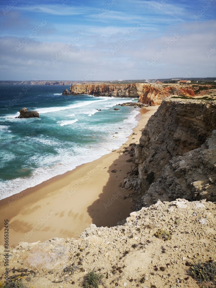 Foto de Praia do Tonel beach, the western side of Sagres and is a ...