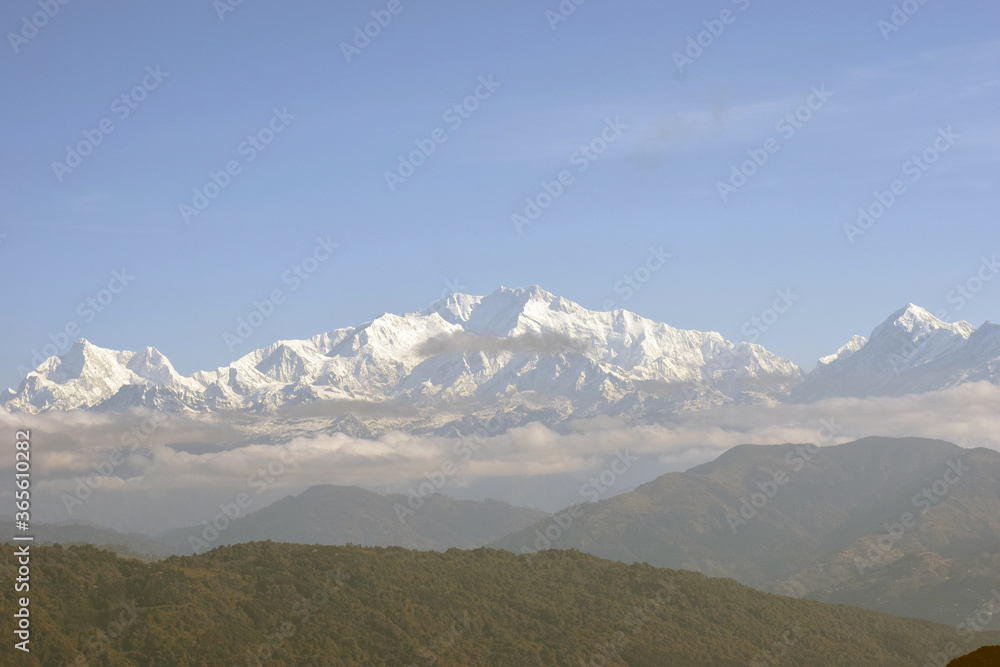 Foto de kanchanjangha range,3rd highest mountain in the world, a ...