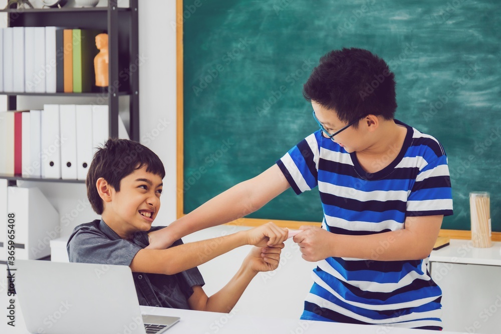 Fotografia do Stock: Asian school boy extort, bullying, weak friend on ...
