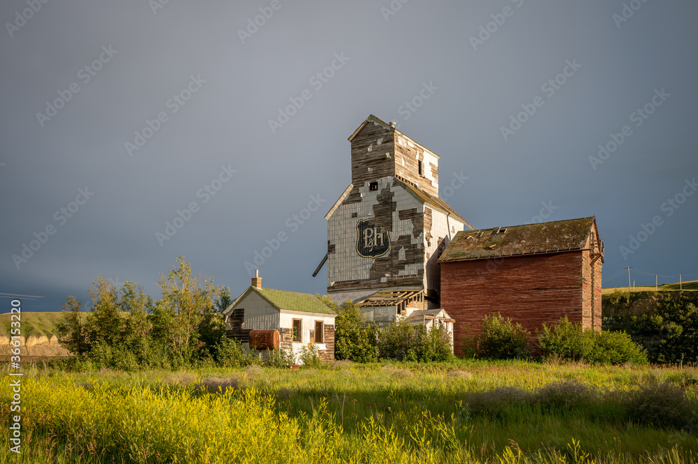 Sharples, Alberta - July 19, 2020: Old abandoned grain elevator in the ...