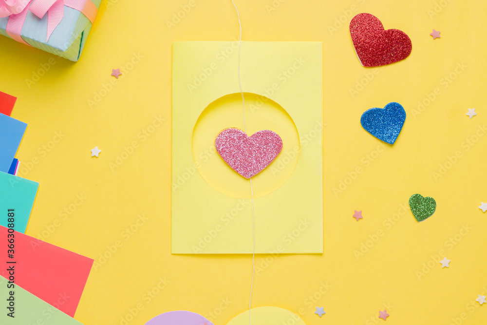 Diy card with a rotating heart for the holiday step by step. Step four ...