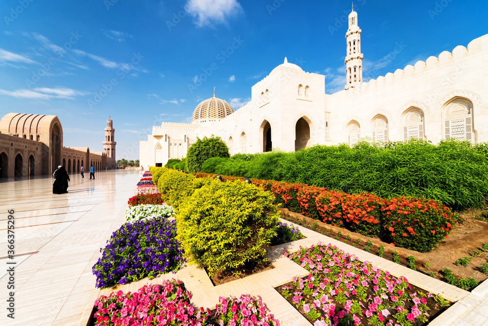 MUSCAT, OMAN - NOV 22, 2018: Sultan Qaboos Grand Mosque. Grand mosque ...