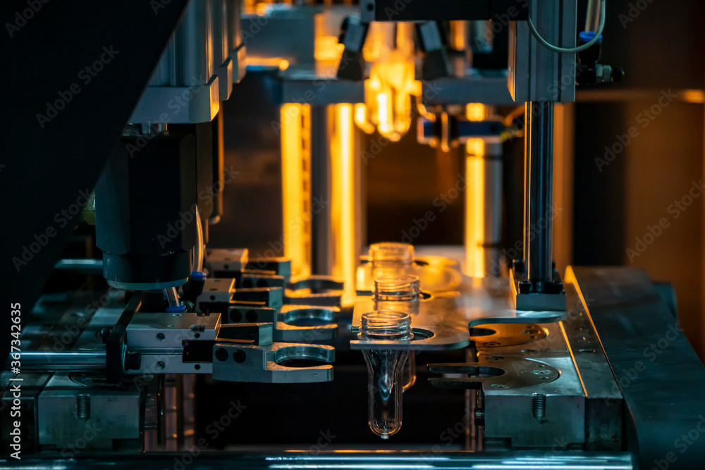 Fotka „The tube preform shape of bottles preheat process on the ...