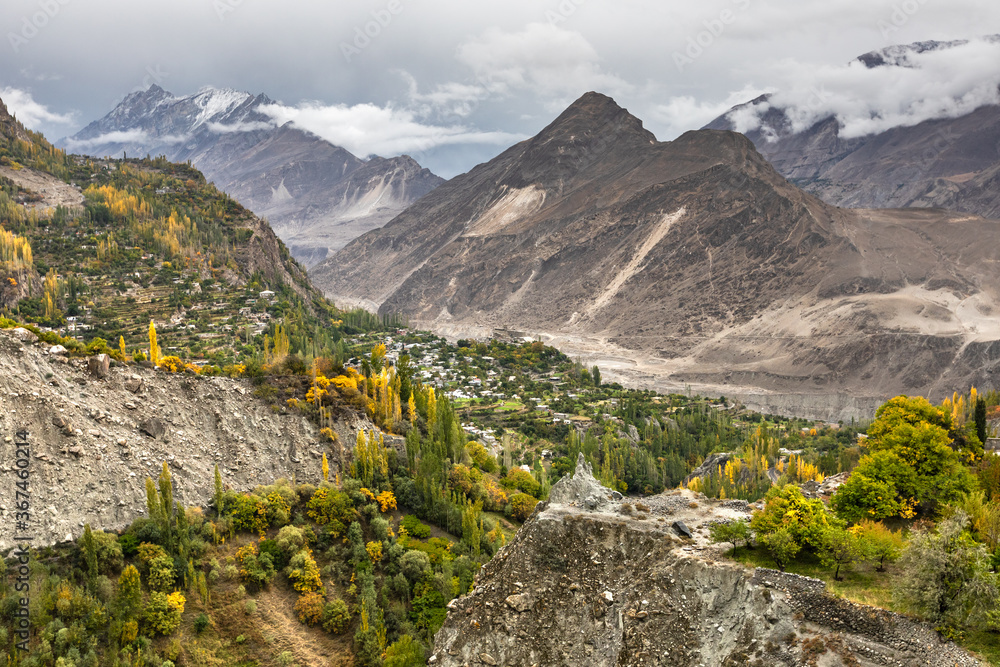 Mountain village in hunza river valley gilgit baltistan , Pakistan ...