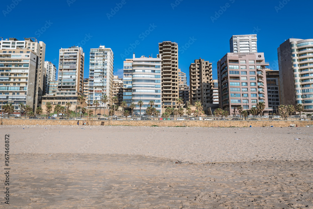 Foto de Residential buildings seen from Ramlet al Baida on ...