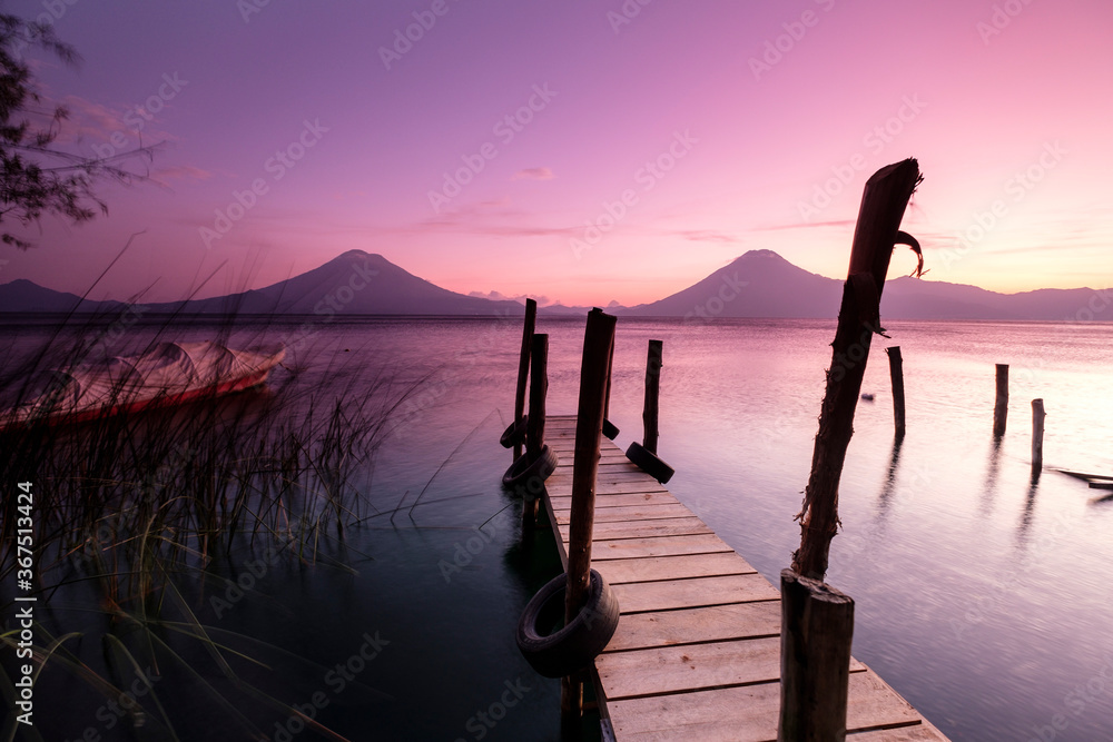 volcanes de Atitlán 3537 m. y San Pedro 3020 m. lago de Atitlán ...