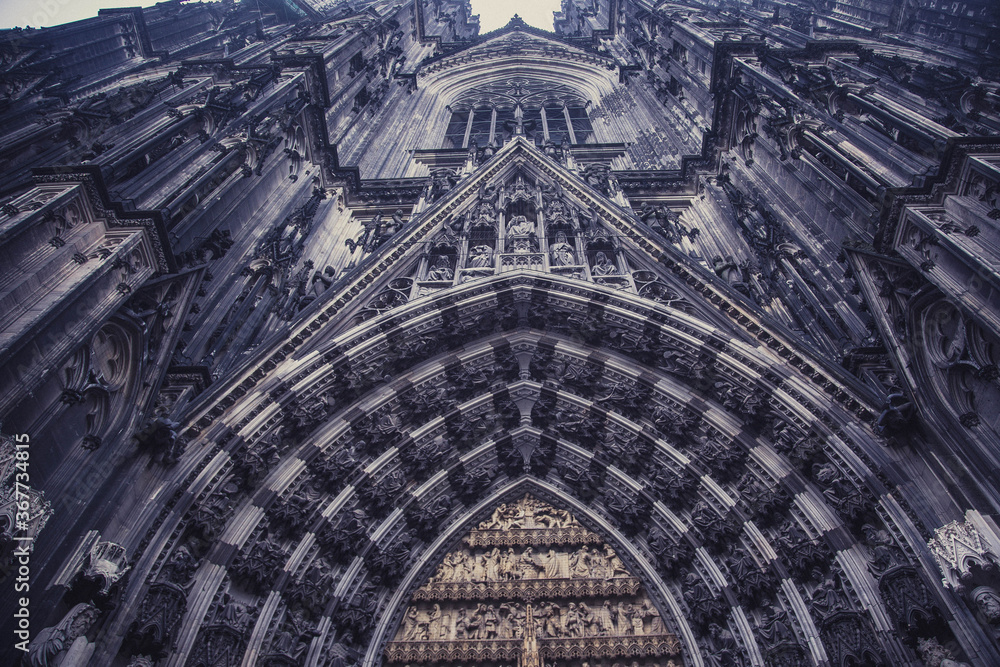 The stunning sculptured exterior of Cologne Cathedral, or also known as ...