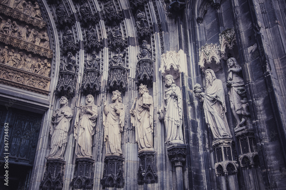 The stunning sculptured exterior of Cologne Cathedral, or also known as ...