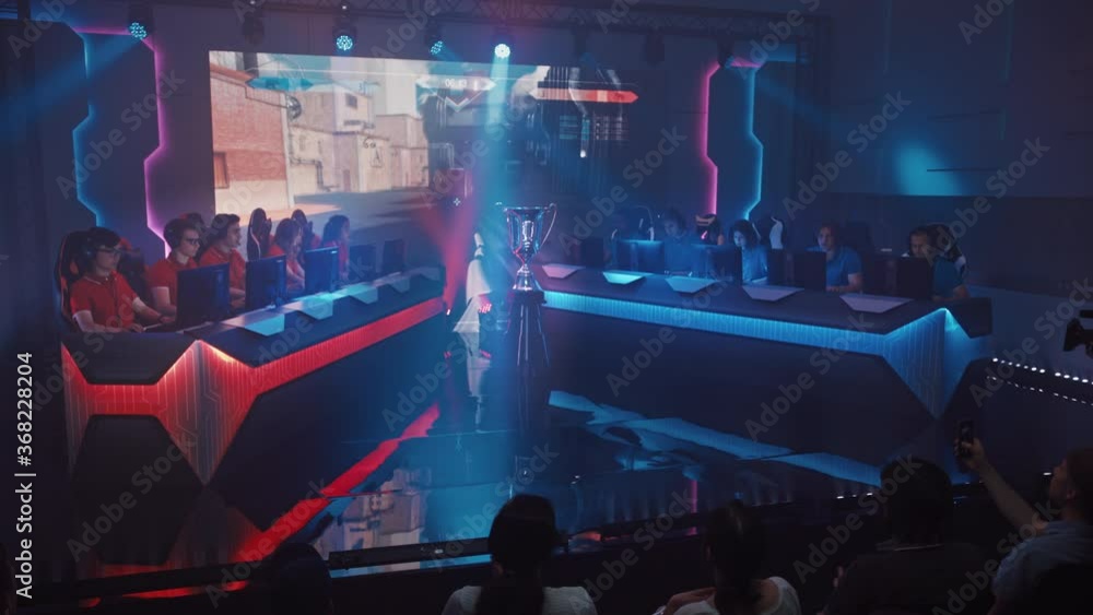 Vidéo Stock Two Esport Teams of Pro Gamers Play in FPS Shooter Video ...