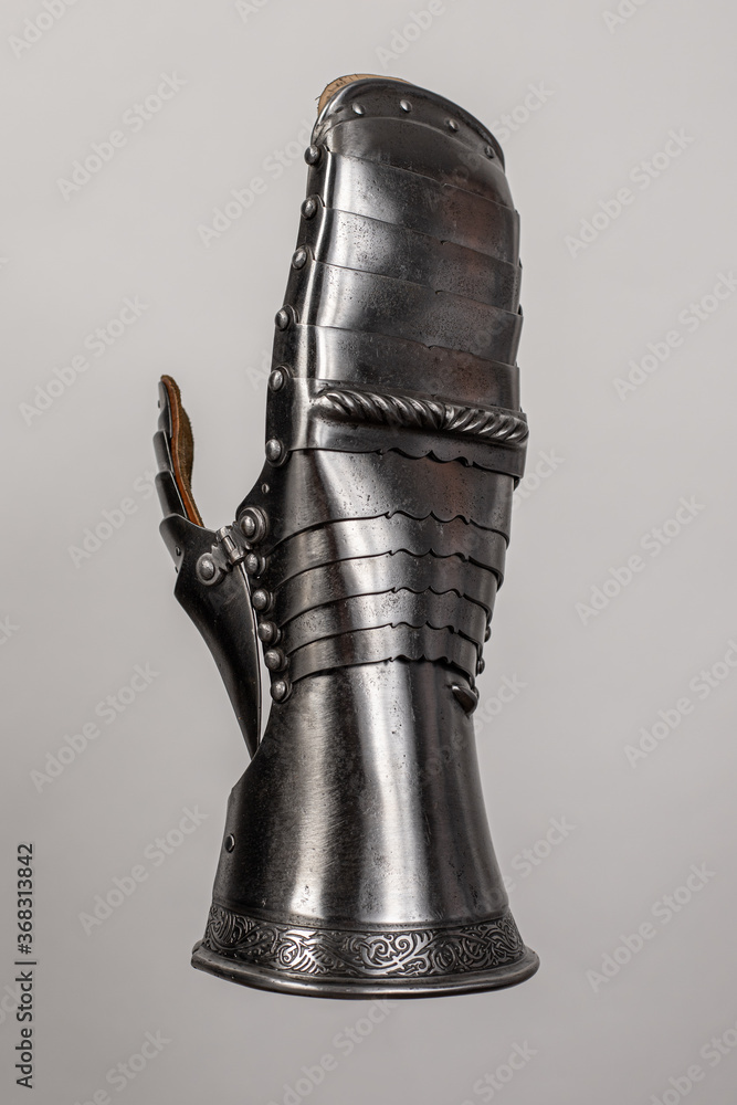 Reconstruction of Renaissance plate gauntlets for tournaments of ...