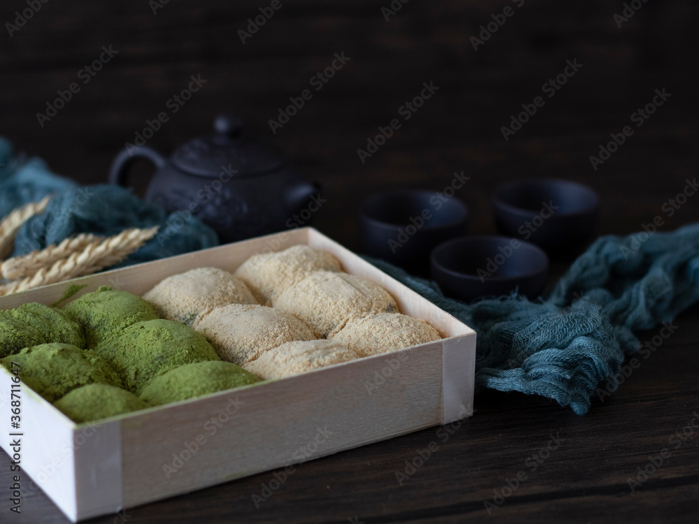 Matcha Daifuku Mochi (Green Tea Mochi With Red Bean Fillings). Green ...