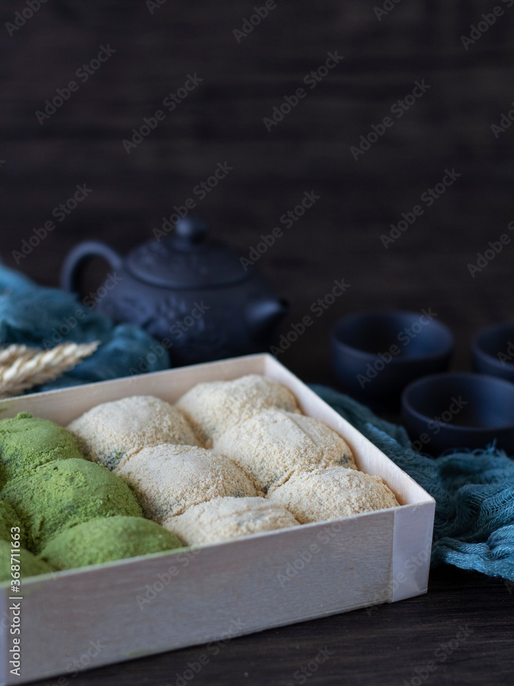 Matcha Daifuku Mochi (Green Tea Mochi With Red Bean Fillings). Green ...