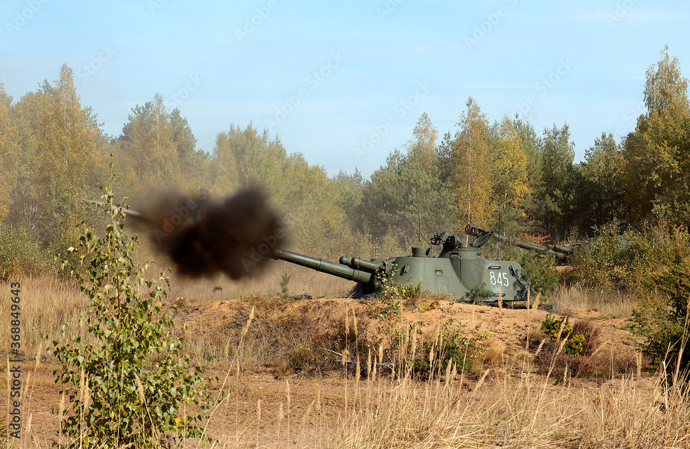 Fotografia do Stock: 152-mm self-propelled howitzer 2S3 (2S3M ...