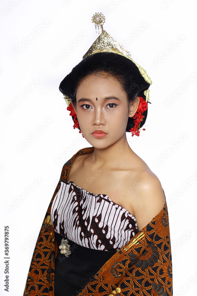 Beautiful Young Woman covering his body with Jarik. a woman using ...