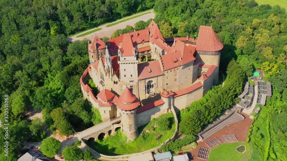 Video „Burg Kreuzenstein from the Sky. Kreuzenstein Castle ist one of ...