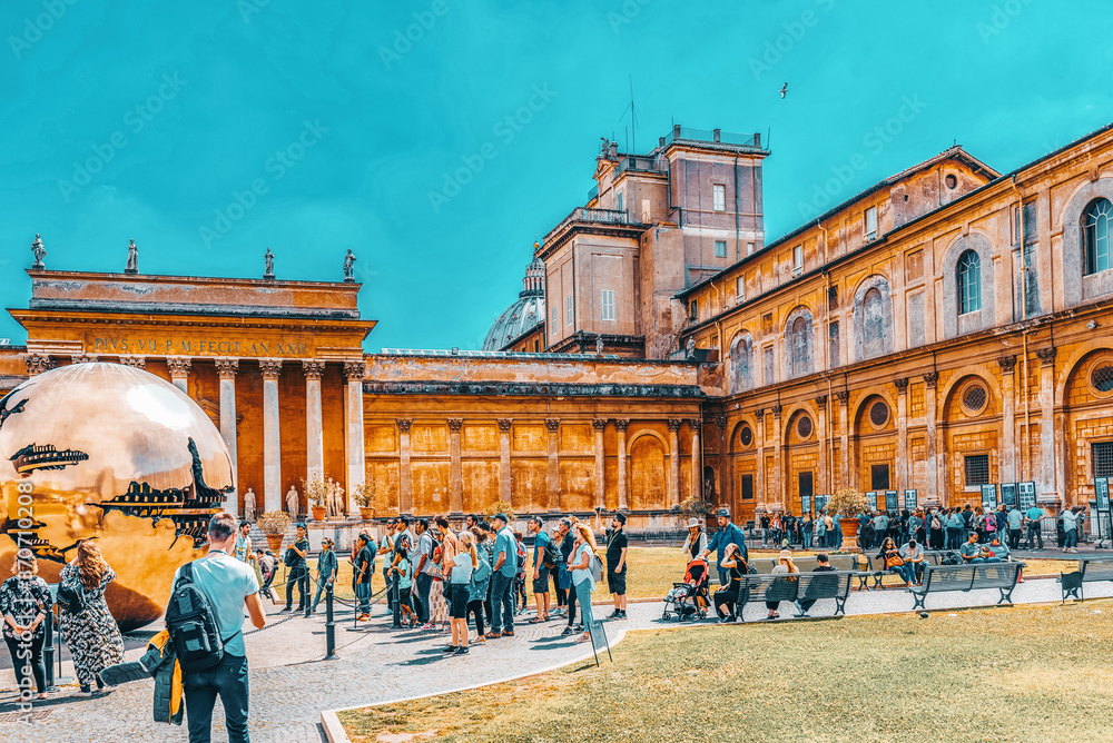 Foto de VATICAN, VATICAN- MAY 09, 2017 : Enclosed court of the Vatican ...