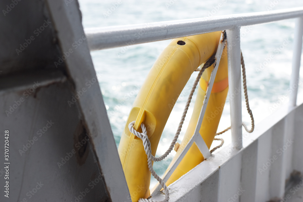 Yellow rubber ring Stick to the boat As a rescue device when someone ...