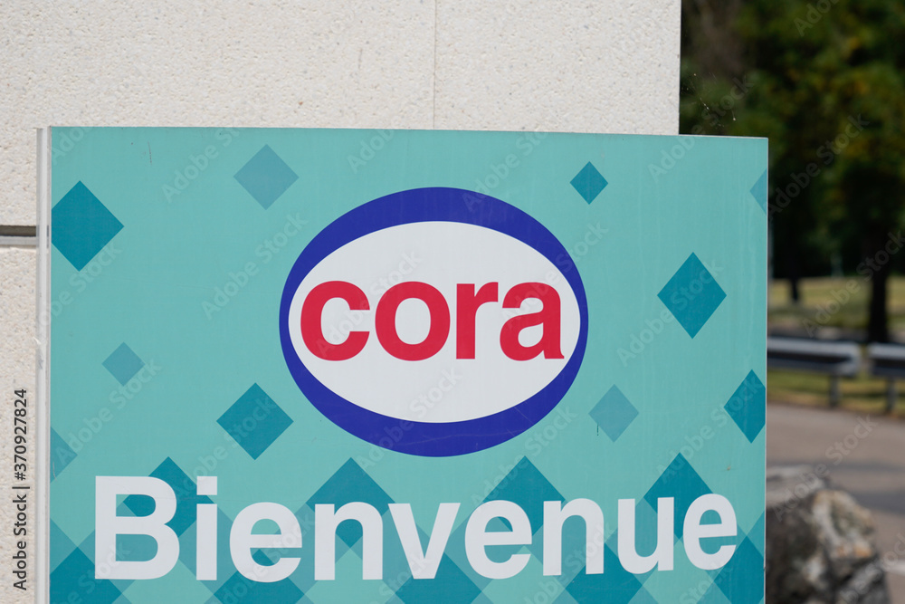 Cora sign and welcome text logo on hypermarket facade Stock Photo ...