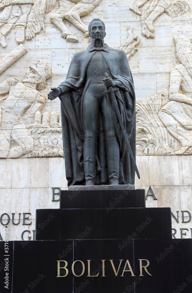 CARACAS, VENEZUELA - JULY 5, 2016: Statue of Simon Bolivar, Venezuela's ...