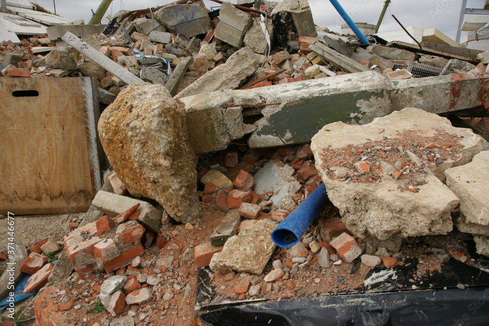 Building collapses, urban search and rescue, disaster zone Stock Photo ...
