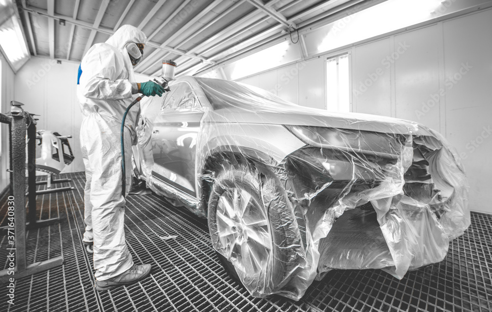 Bodywork, paint job, car painting procedure in car service, bodypaint ...