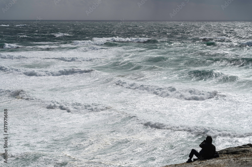 Foto de Mer démontée pendant une tempête, sur la côte sauvage de Belle ...