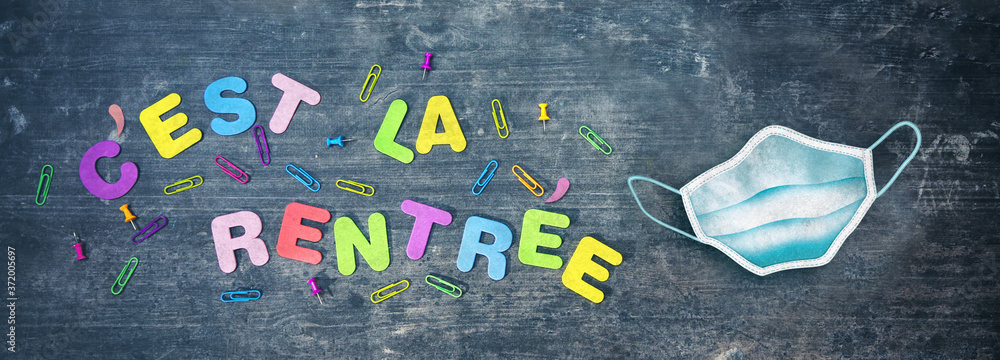c'est la rentrée des classes,sur fond noir,coronavirus,covid-19,virus ...