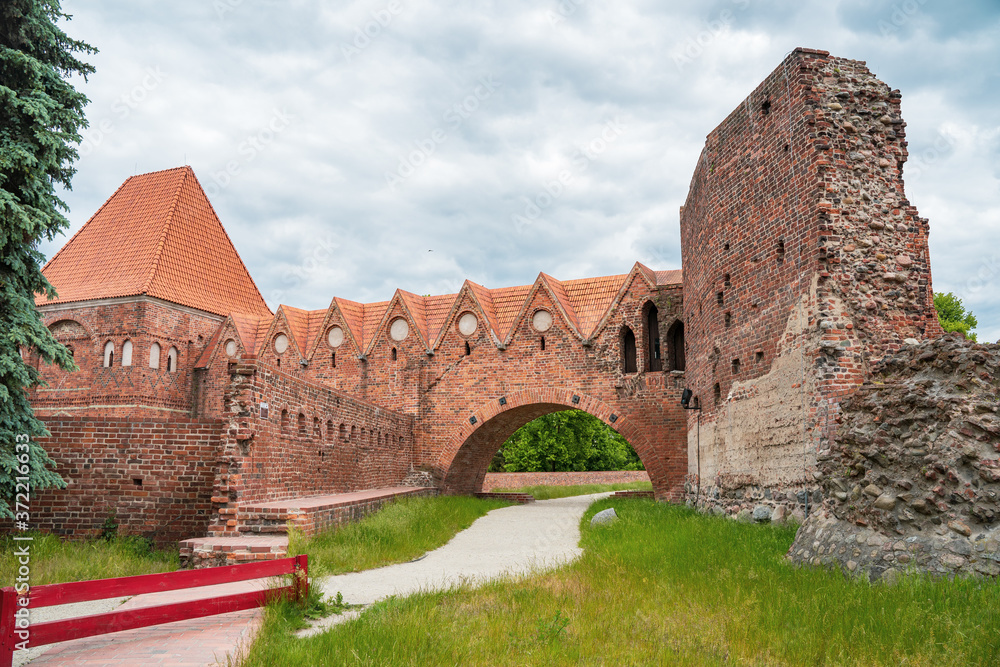 Stockfoto The ruins of the teutonic order castle in Torun, Poland ...