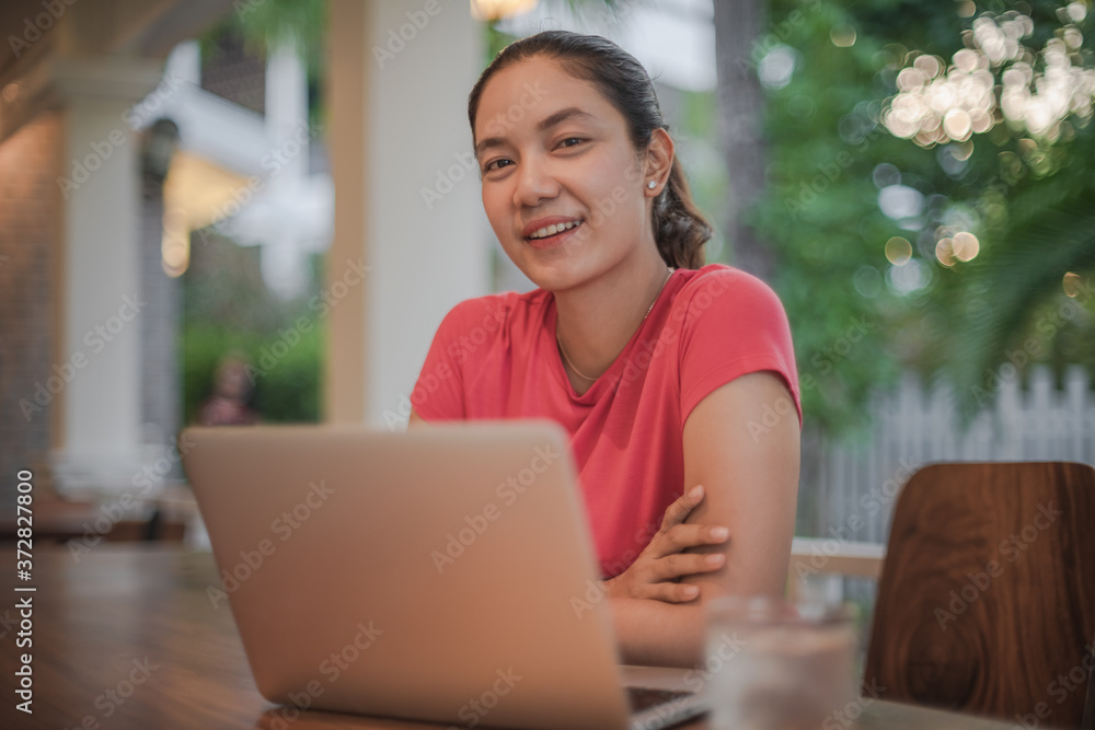 Young Asian business woman working from home, Happy female student ...