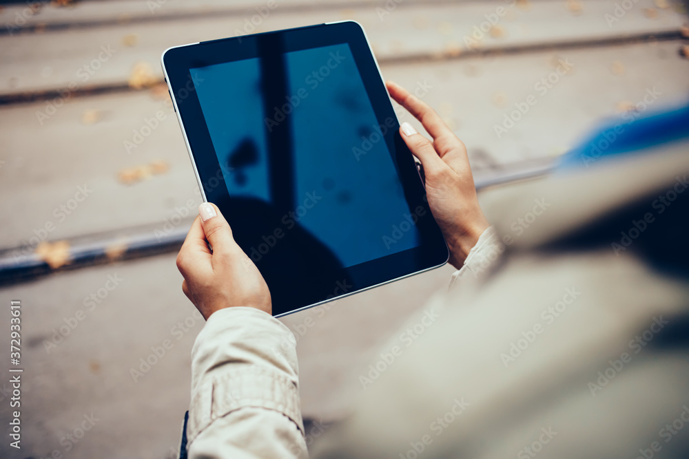 Updating profile on modern touch pad device connected to free 4G ...