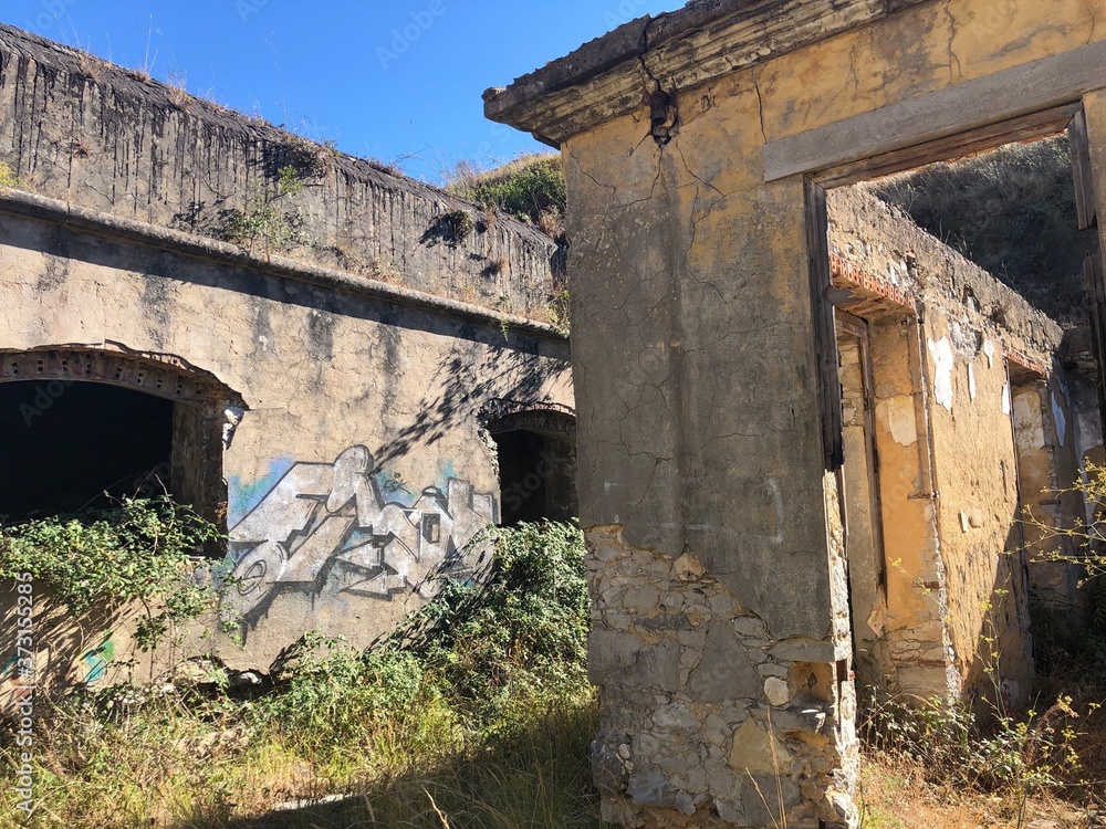 Foto de Ruines du Forte da Raposeira dans les hauteurs de la ville de ...