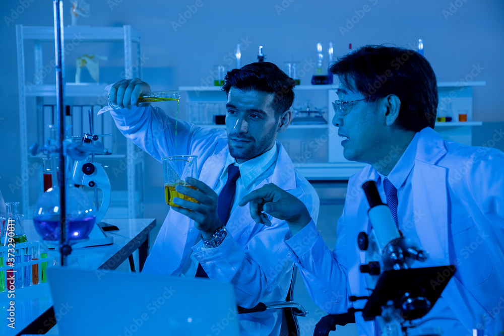 Doctor carried a blood vessel that was a plasma sample of a patient ...