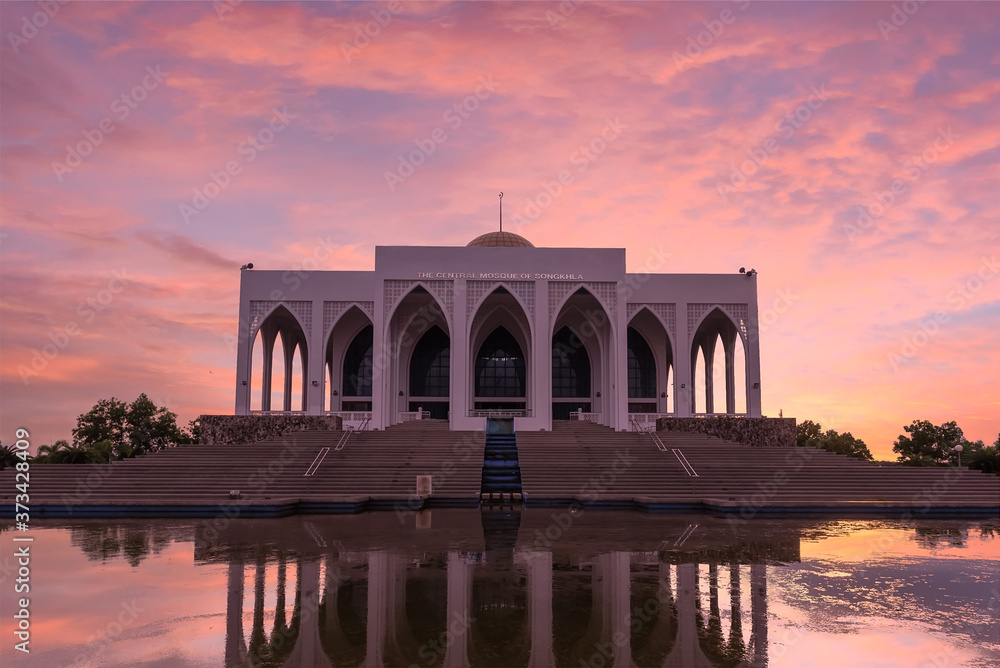 Mosque photos with a beautiful sunset. Songkhla Central Mosque is a ...