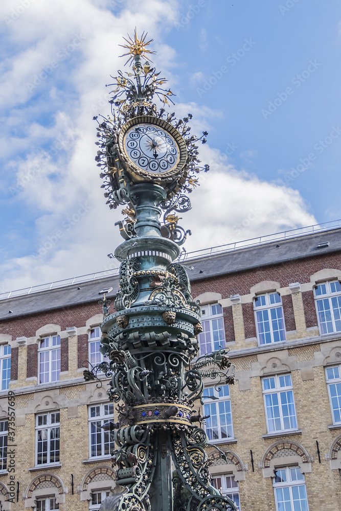 Symbolic sculpture of Amiens - Dewailly Clock (l'horloge Dewailly) near Amiens Cathedral ...