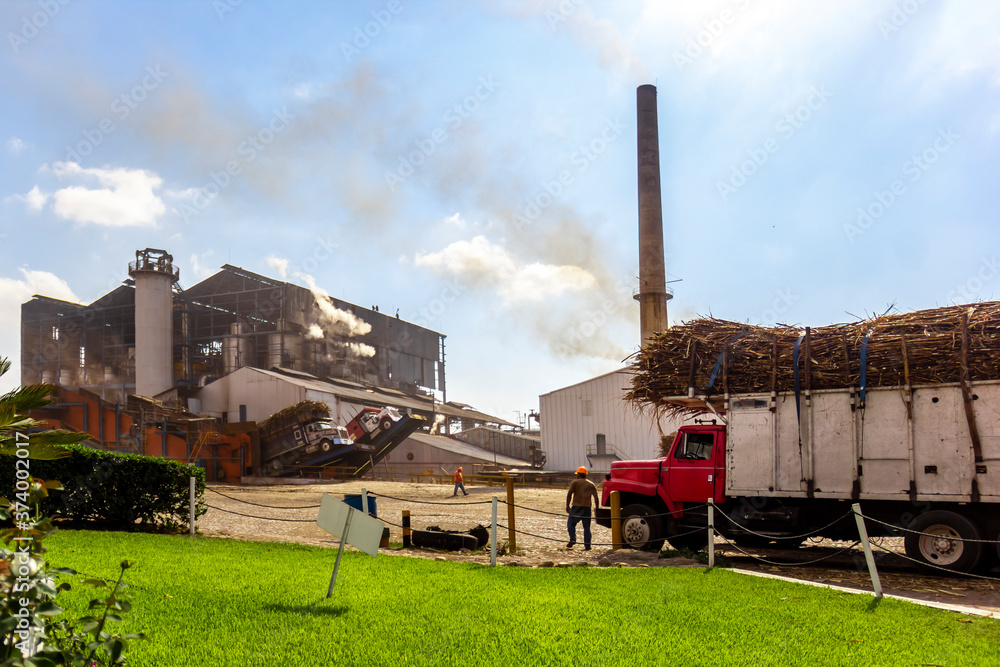 Foto de Fábrica de azúcar ingenio azucarero caña de azúcar industria ...