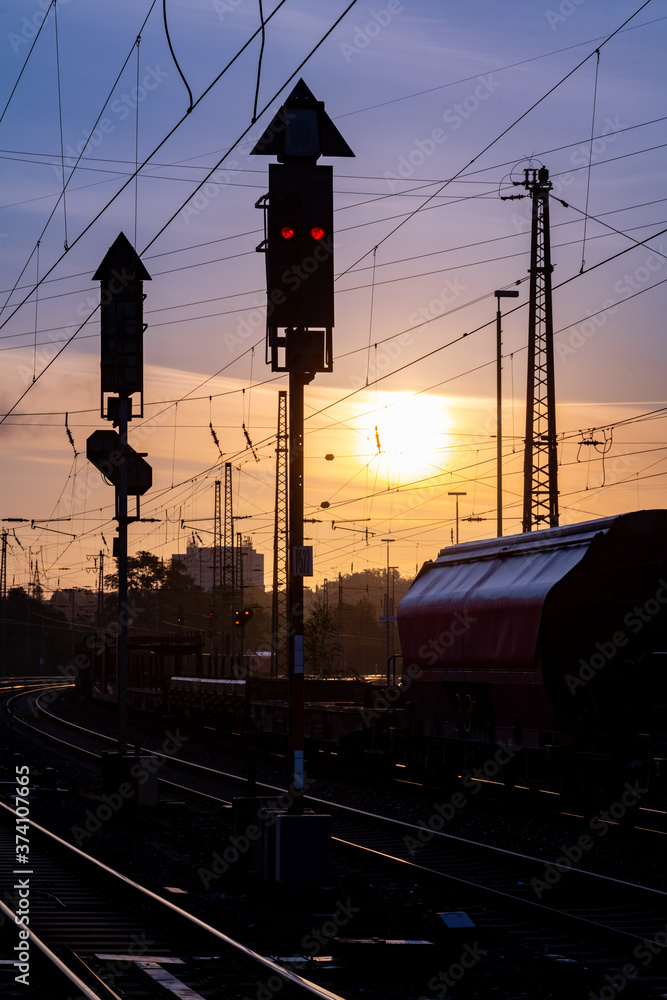 Eisenbahn Güterzug Sonnenaufgang Kurve Gleise Schienen Strecke Hagen ...