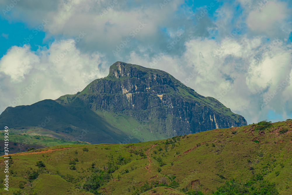 Vista de una montaña iconica de la comarca indígena Gnobe- Bugle en ...