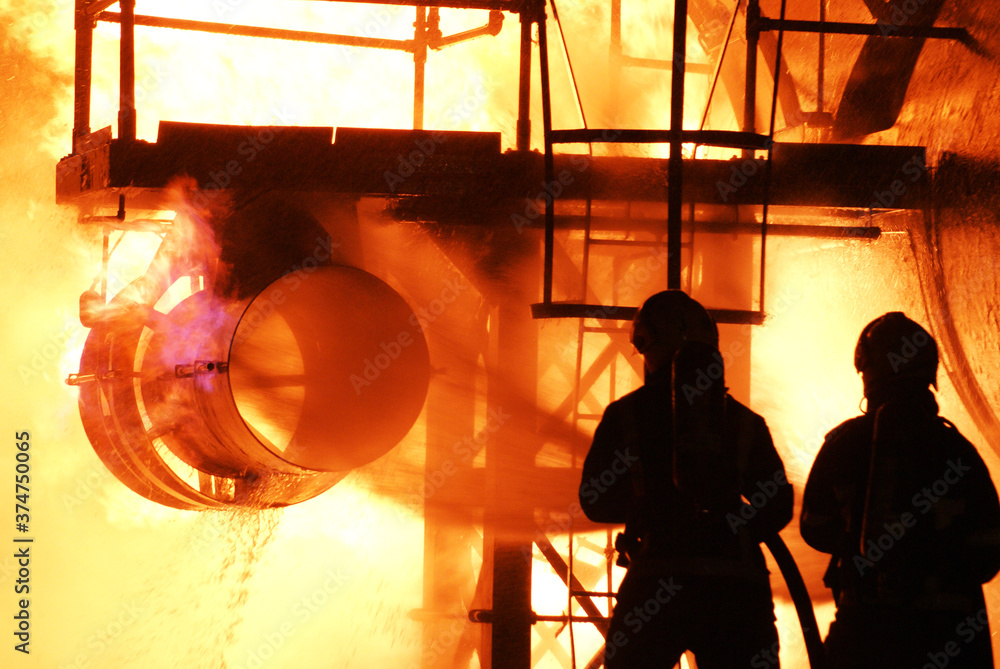 Passenger Jet engine fire, airport emergency, aircraft incident Stock ...