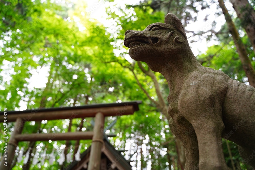 Komainu (shrine guardian dog statues) at Hotosan Jinja Shrine Okumiya ...