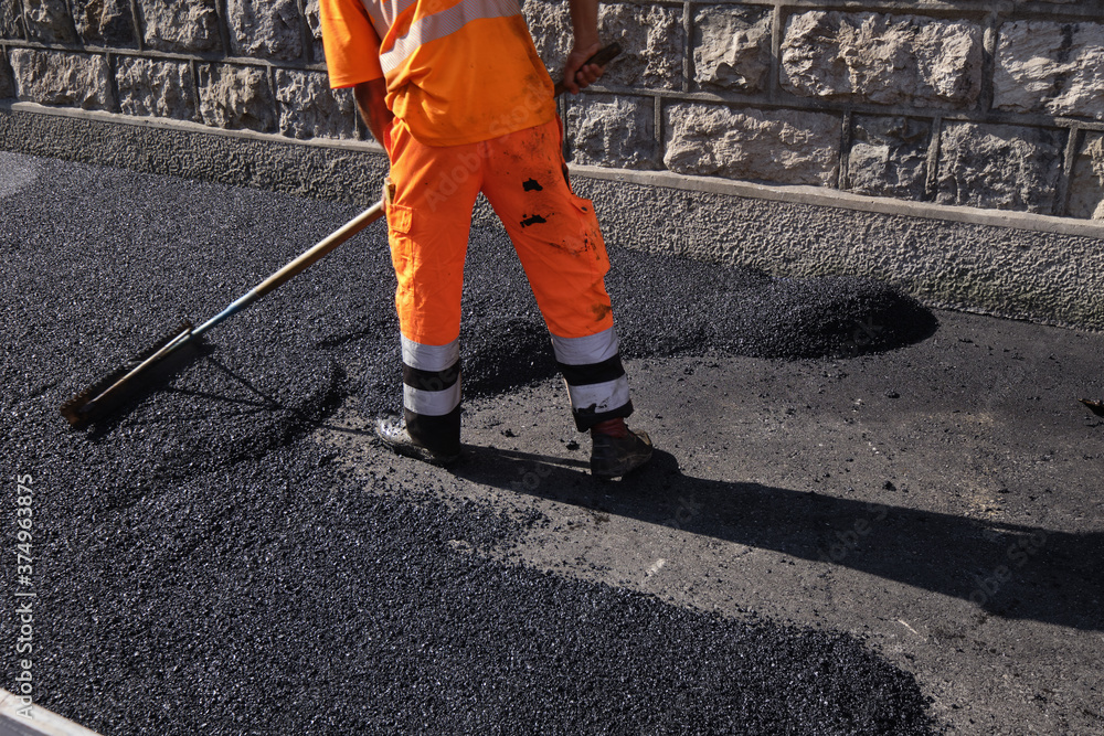 Paving the road with porous asphalt for traffic noise.reduction in ...