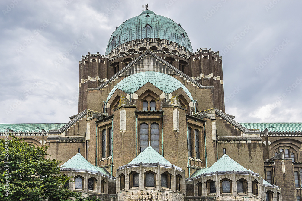 Basilica of Sacred Heart (Basilique Nationale du Sacre-Coeur) - Roman ...