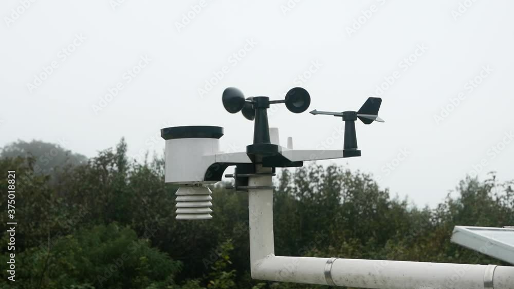 The Meteorological instrument to measure the wind speed, temperature ...