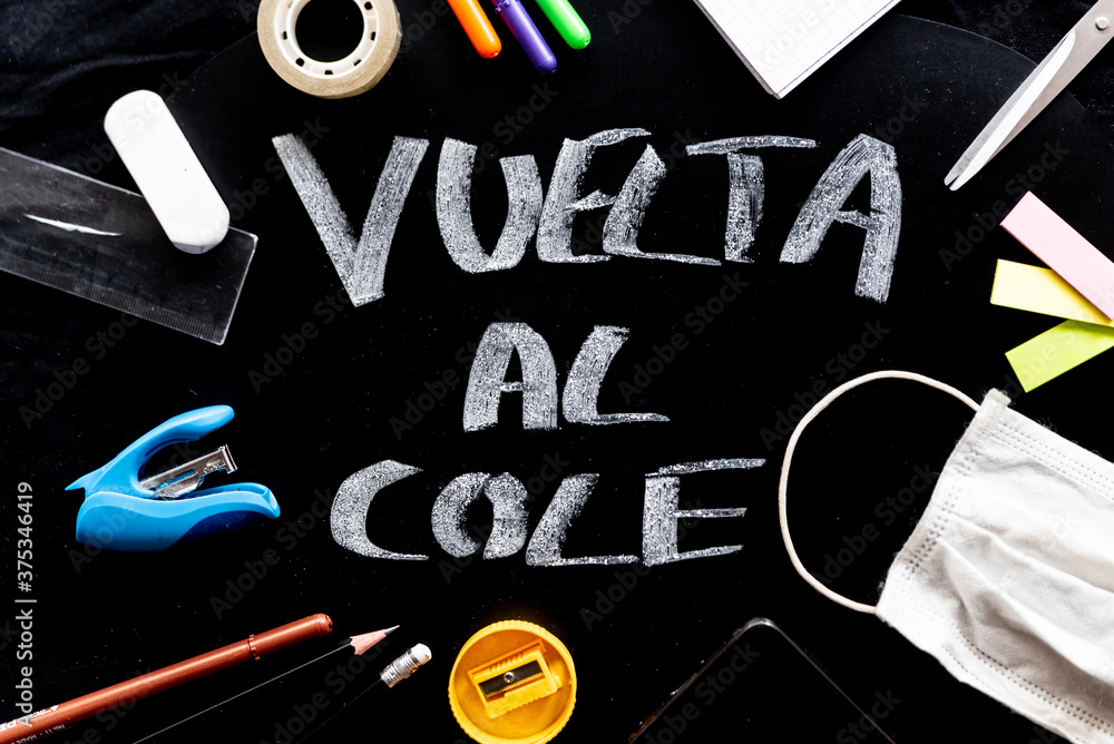 Stockfoto med beskrivningen Vuelta al cole text in spanish, meaning ...