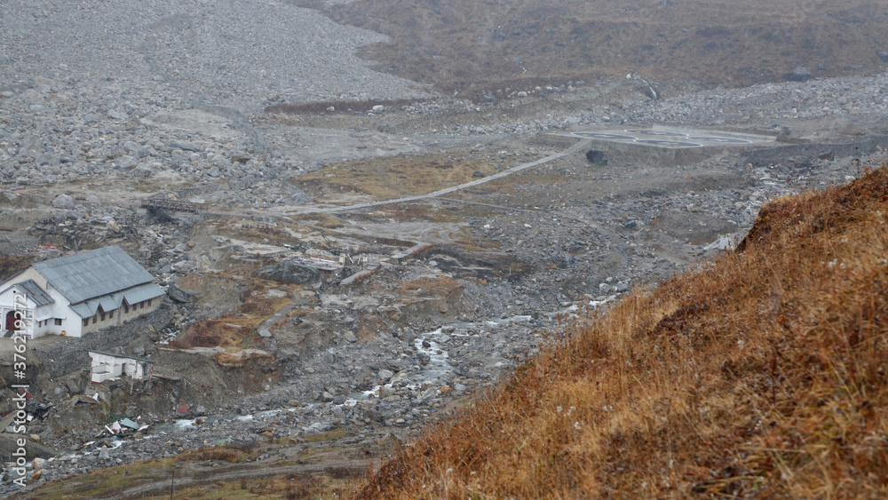 Kedarnath temple aerial view after Kedarnath Disaster 2013. Heavy loss ...