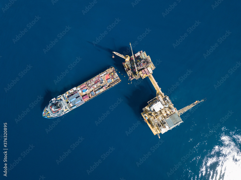 Foto de Support vessel for a rig less unit over the offshore production ...