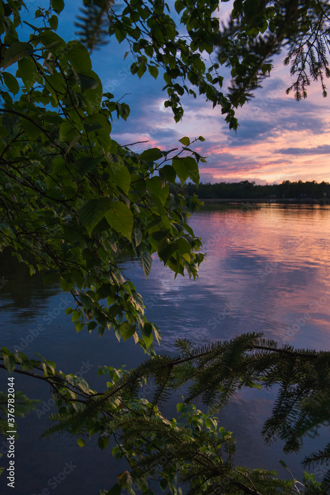 The sunsets over Kabetogama Lake and Voyageurs National Park near ...